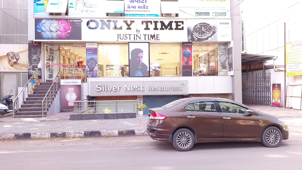 Best Luxury Watch Store in Surat | Just In Time